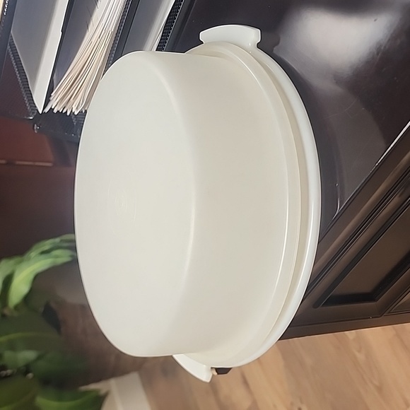 Tupperware | Kitchen | Tupperware Cake Pie Carrier White With Sheer ...